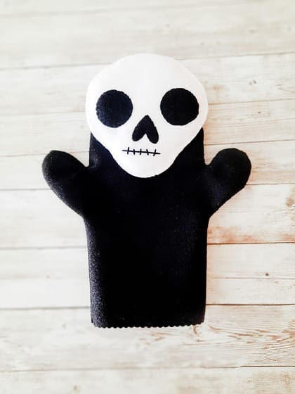 Daisy Flower Hand Puppet | LOLA + SOFIA