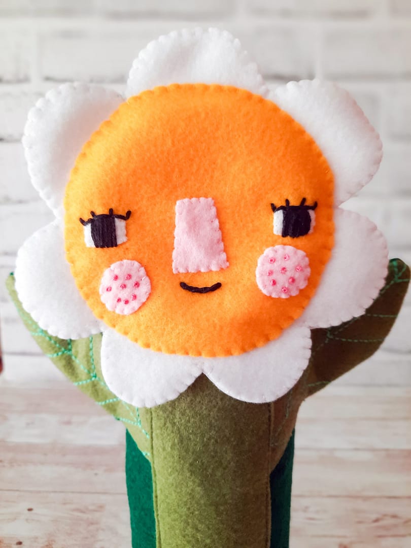 Daisy Flower Hand Puppet | LOLA + SOFIA