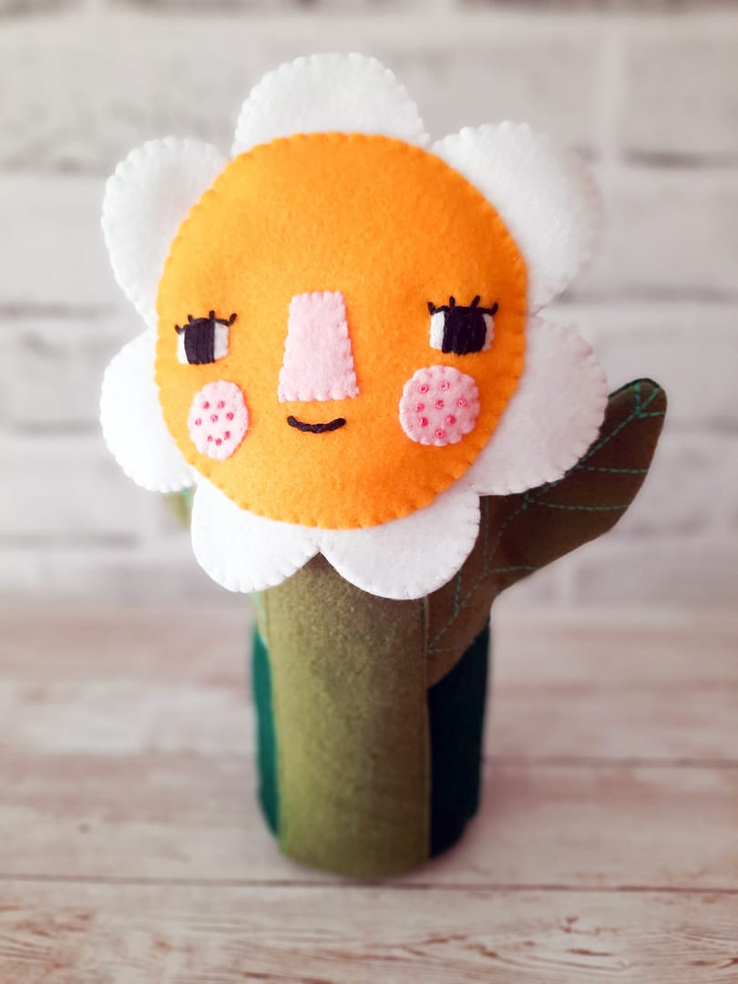 Daisy Flower Hand Puppet | LOLA + SOFIA