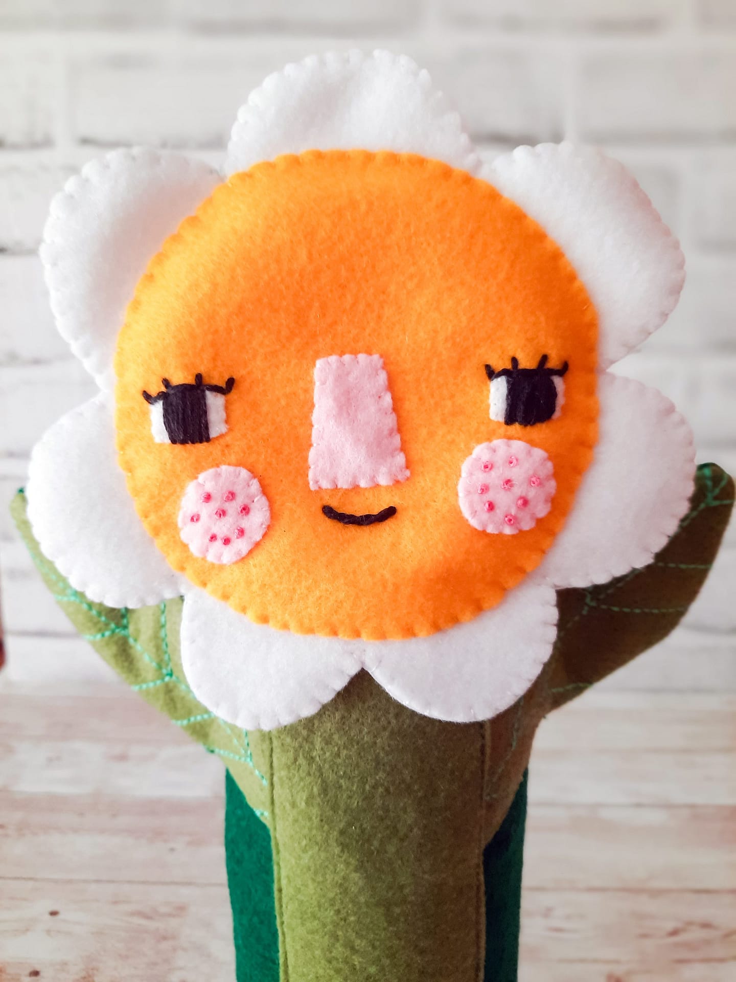Daisy Flower Hand Puppet | LOLA + SOFIA