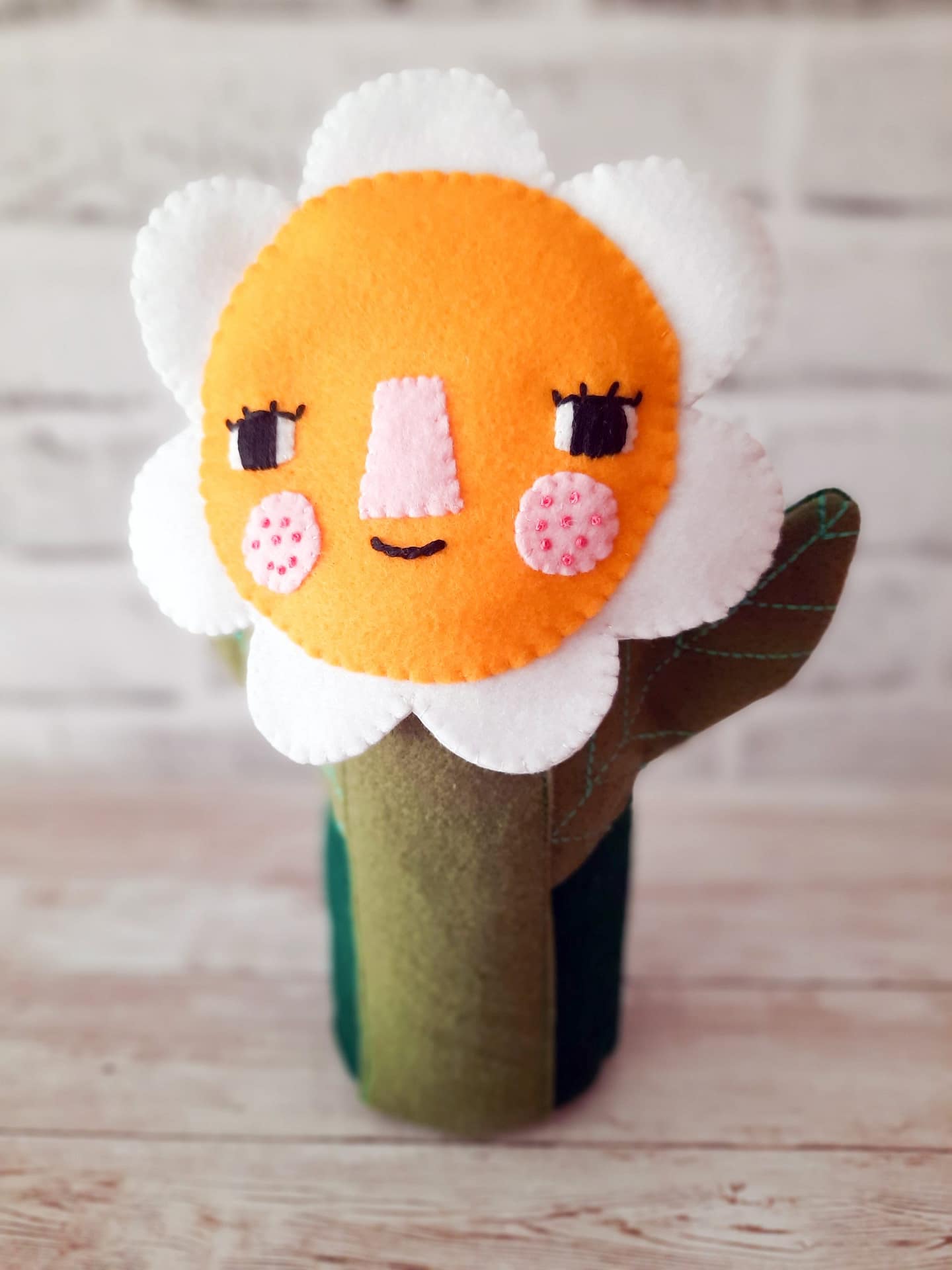 Daisy Flower Hand Puppet | LOLA + SOFIA