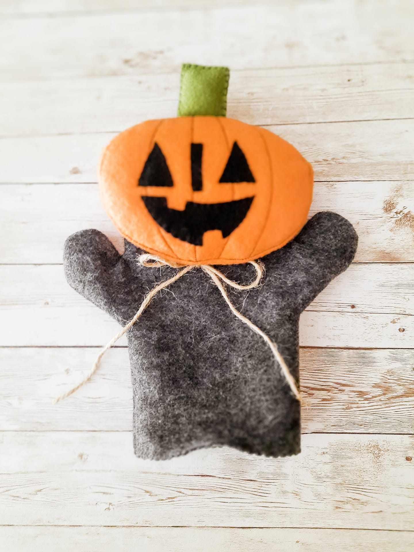 Daisy Flower Hand Puppet | LOLA + SOFIA